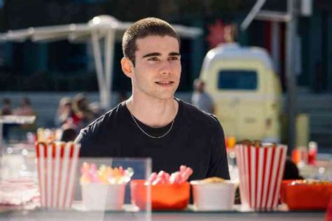 Quem é Julio Peña Fernández Conheça o galã de Através da Minha Janela Além Mar Cinema