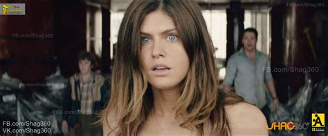 Голая Александра Даддарио в San Andreas