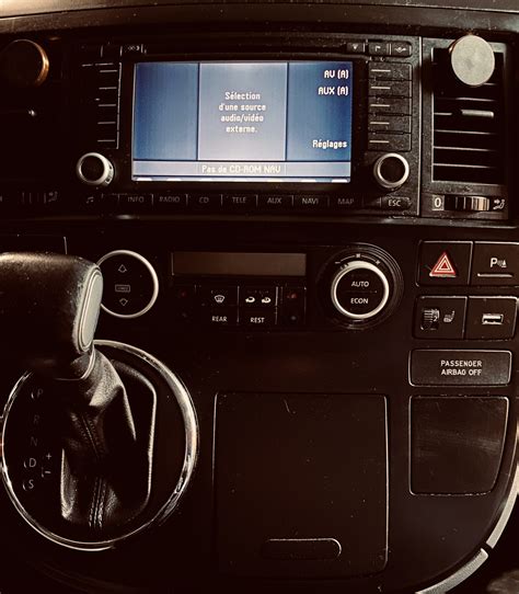 Предохранители на розетки прикуриватели — Volkswagen Multivan T5 2