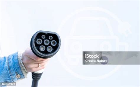 전기 자동차 충전 소 전원 케이블 펌프 플러그는 케이블로 연료 기술을 충전하여 배터리에 전원을 공급합니다 에코 그린 에너지 하이브리드 차량 미래 충전기 스테이션에 하이브리드