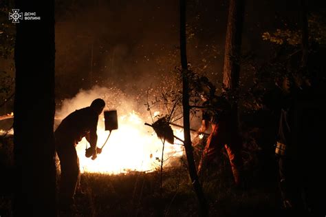 У Луцькому районі майже 2 тижні триває масштабна лісова пожежа Misto Media
