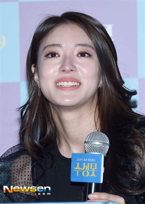 [포토엔hd] 이세영 ‘촉촉해진 눈망울 손에 잡히는 뉴스 눈에 보이는 뉴스 뉴스엔