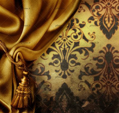 عکس پرده طلایی کنار دیوار طرح دار عکس با کیفیت و تصاویر استوک حرفه ای