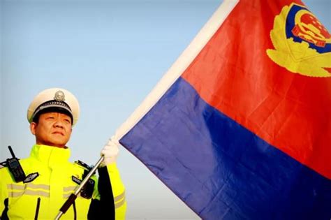 致敬首个警察节 誓言铮铮 我与警旗同框诉忠诚澎湃号·政务澎湃新闻 The Paper