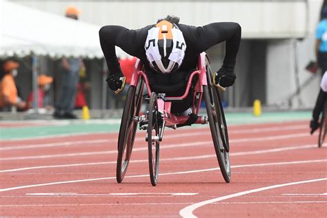 【パラ陸上】4つの金メダルを持つ村岡桃佳、人生の新しい扉を開いたスポーツとの出会い【前編】 Spread