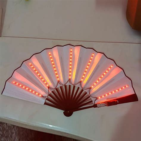 Badu Bg Сгъваем ръчен вентилатор с Led светлина Преносима светлина Танцово нощно шоу Dj