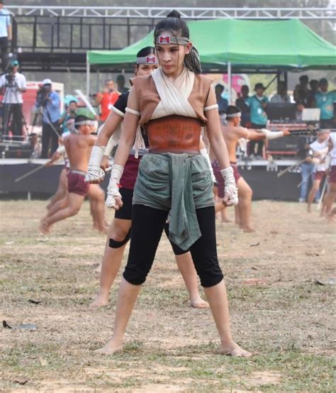 ខ្លួនជាស្រីមែនពិត តែពូកែគ្រប់យ៉ាង ស្រី អូន ក្លាហានលើកស្ទួយក្បាច់គុនល្បុក្កតោ យ៉ាងអស្ចារ្យ