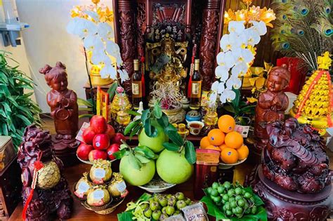 Bài Cúng Mùng 1 Cho Gia Tiên Thổ Công Thần Linh Thần Tài