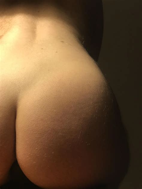 One Cheek Scrolller