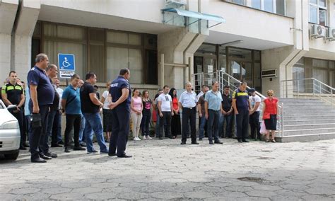 Полицаите в Габрово отдадоха почит към загиналите си колеги от Бургас Gabrovo News