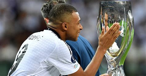 데뷔전 데뷔골…‘슈퍼스타 음바페 폭발 레알 마드리드 슈퍼컵 6번째 우승