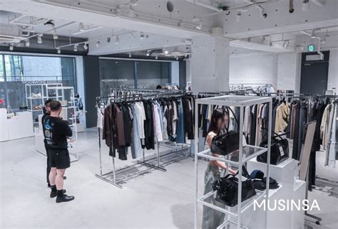 무신사 일본 도쿄에서 ‘25ss 쇼룸 운영