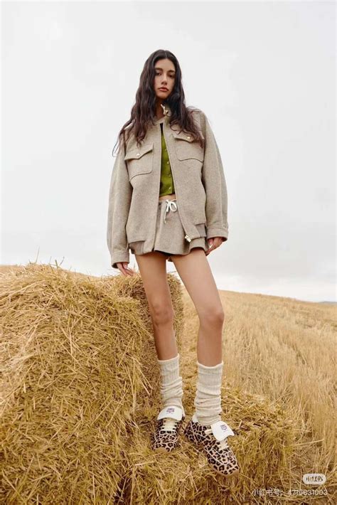 미우미우 헤링본 재킷 허리 스커트 2410092719 Giks 직스