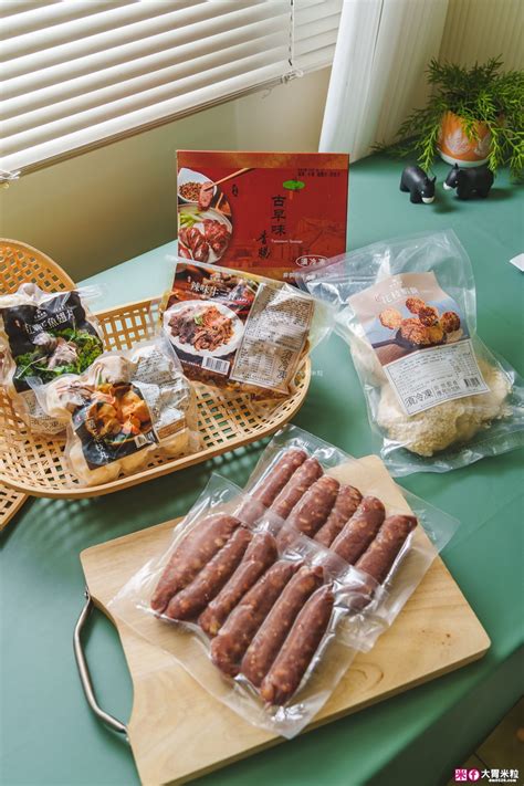 大胃米粒 「漢來宅美食 精選熱銷台菜組」五款餐點內容超有誠意，一次能吃到福園古早味台式香腸、辣味牛三寶、手工霸王魚翅丸、花枝蝦餅、特級手工霸王花枝丸，看起來是不是非常厲害澎派呢！不只菜色