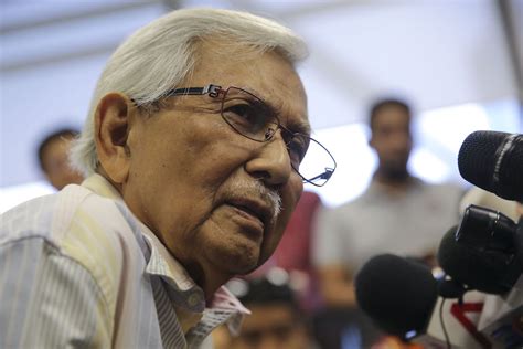 Dont Dance To BNs Tune Have Each Others Backs Daim Tells Pakatan Ministers Malay Mail