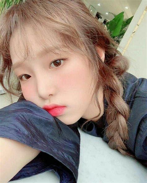 Izone 아이즈원 Choi Ye Na 최예나 On Instagram The First Picture Describes