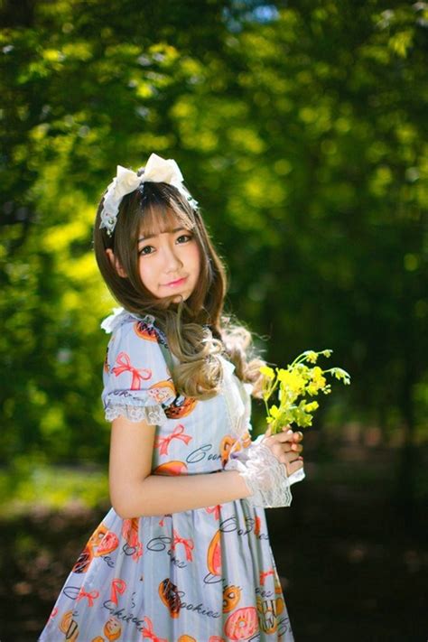 户外写真美女 配图网