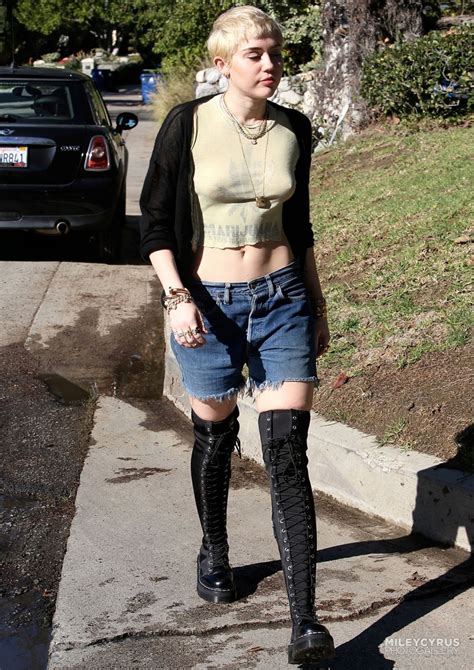 Miley Cyrus Street Style Out In Los Angeles January 2015 • Celebmafia