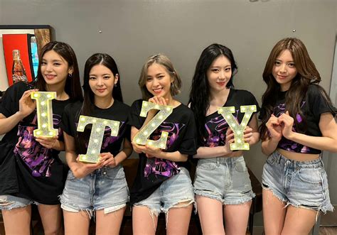 Itzy结束首次美巡8个城市公演！全部席位售空！ 哔哩哔哩
