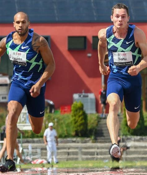 Mogging Know Your Meme