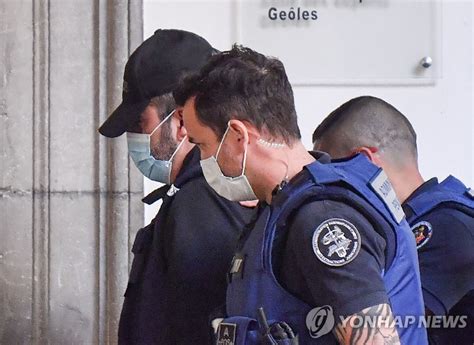 결혼식장에서 납치한 8세 소녀 살해한 프랑스 전직 군인 종신형 나무뉴스