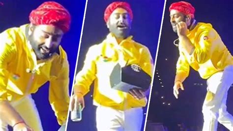 Arijit Singh Removes Plate Of Food Kept On Stage During Concert This