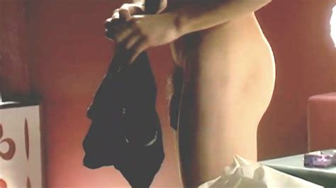 Im Bett Gonzalo Valenzuela