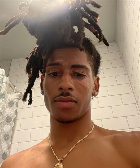 Pin By Tyrone On My Type🤭 Fine Black Men Hot Black Guys Just