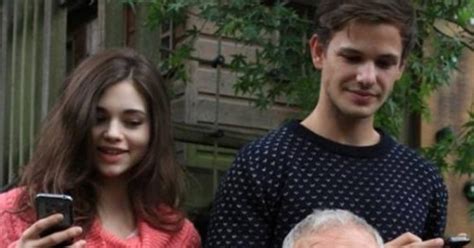 올리비아 핫세 딸 인디아 아이슬리 가족사진 보니 똑 닮았네