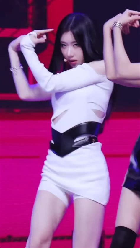 ITZY Chaeryeong KPOP NSFW