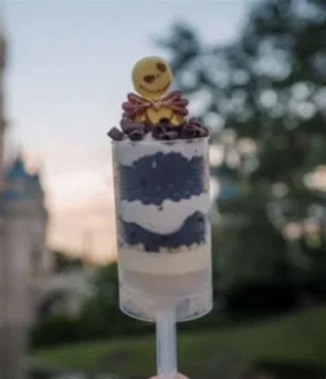 Pin By Bridget Lucas On Retired Dnd Disneys Halloween Treat