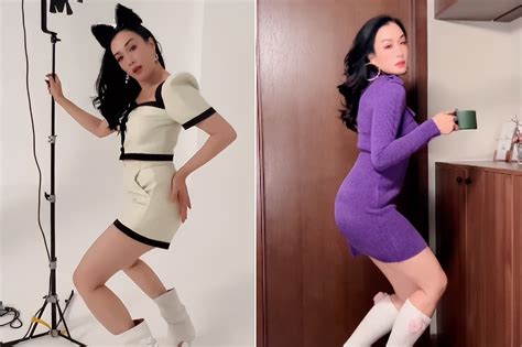 51岁钟丽缇变装秀身材！穿包臀短裙曲线完美，小腿纤细塞不满靴子钟丽缇身材张伦硕新浪新闻