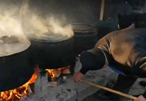 КУЛТОВО Свещеник отказа да освети курбана за Атанасовден в Горна Брезница бъбриви баби го