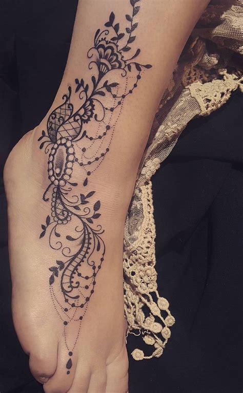 Lace Tattoo Ideas © Tattoo Artist Alex Labeguerie 💓💓💓 Feminine Tattoos Body Art Tattoos Girl