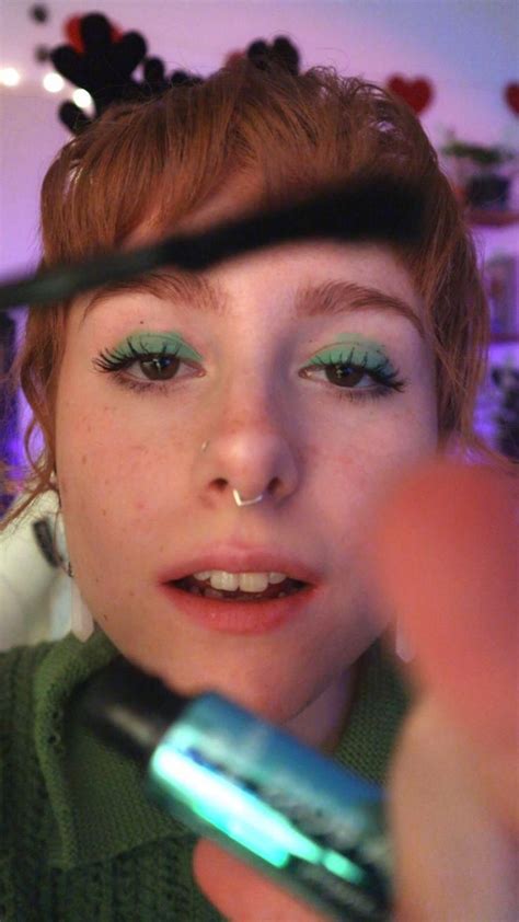 Asmr Doing Your Makeup Video Coole Videos Videos Cool