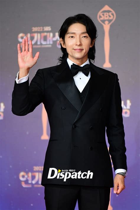 [현장포토] 팬서비스는 대상 이준기 장발의 신사 디스패치 뉴스는 팩트다