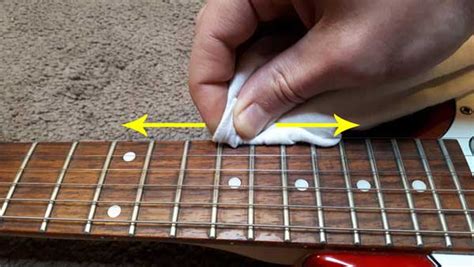 How To Clean Guitar Strings Step By Step With Tips Guitar Gear Finder