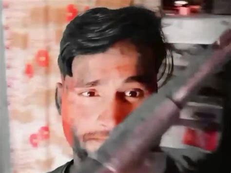 Video Of Young Man With Country Made Pistol In Kannauj कन्नौज में