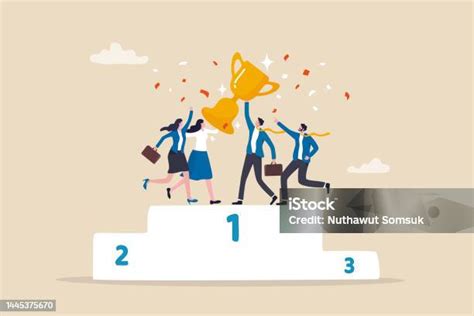 팀 성공은 함께 승리하고 팀워크 또는 협업을 통해 함께 목표를 달성하고 그룹 우승자 또는 팀 승리 개념 사업가 및 사업가 동료는