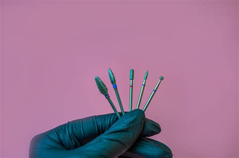 매니큐어 및 페디큐어커터 젤 폴리시를 제거하기위한 붕소 치과 의사에 대한 스톡 사진 및 기타 이미지 치과 의사 개념 건강관리와 의술 Istock