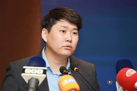 М Ганхүлэг Мал нь олон тоогоор хорогдсон малчдыг дахин малжуулна