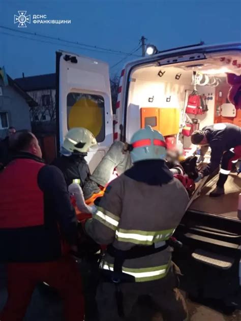 На Прикарпатті у ДТП постраждали двоє людей ФОТО ПІК ПІК