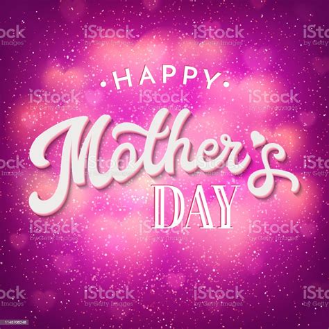 빛나는 Bokeh 흐린 마음과 반짝이 텍스처 색종이와 어머니 일 카드 또는 배너 템플릿입니다 보라색 배경에 3d 흰색 손 레터링 텍스트와 로맨틱 포스터입니다 글꼴 벡터