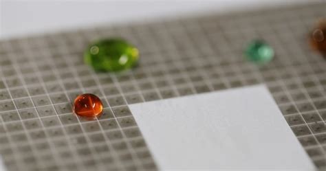 Mit研究员研发“可编程水滴”,可实现精准操控沿轨道移动 Mit研究员研发“可编程水滴”,可实现精准操控沿轨道移动