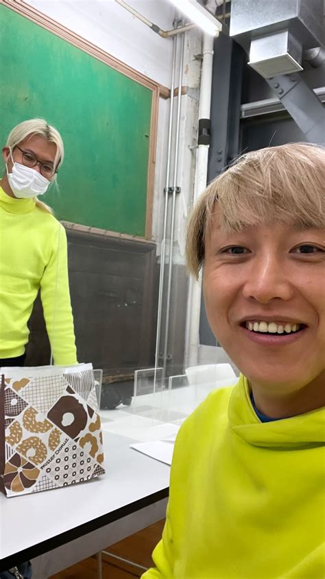 お見送り芸人しんいち🌈🌈🌈🌈🌈🌈🌈 On Twitter 今からネタ合わせやねんけど、めちゃくちゃ恥ずかしい。 Fk64j7exv0 Twitter