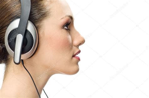 Девушка в наушниках стоковое фото ©choreograph 1745153