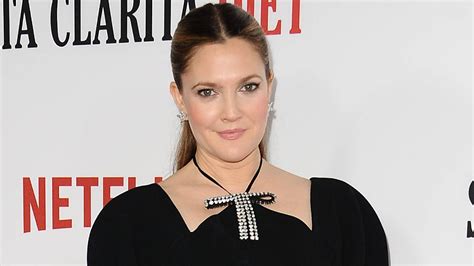 Drew Barrymore Gets Choked Up As She Offers Rare Update On Dating Ive Never Felt Like This In