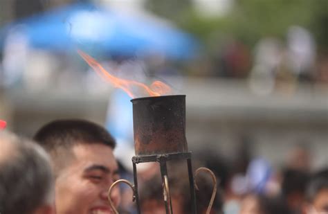 Fotogalería Así Se Vive En El Obelisco El Encendido De Antorchas Con Motivo De La Independencia