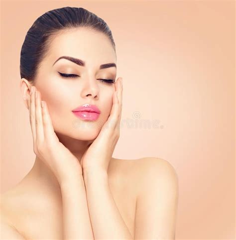 Beautiful Spa Woman Touching Her Face Beauty Portrait Beautiful Spa