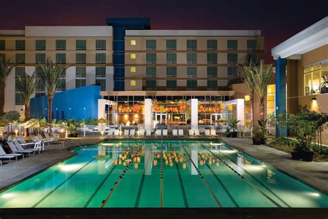 Renaissance Clubsport In Aliso Viejo Brings The Gym Experience Fully